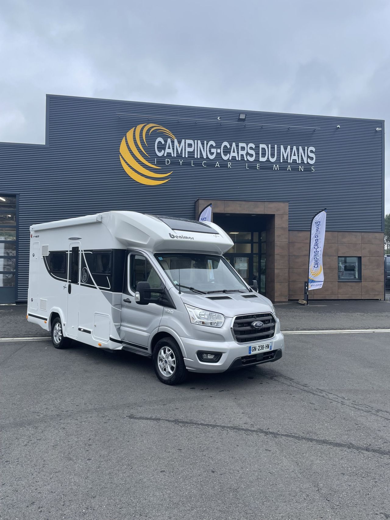 Benimar Tessoro 488, un camping-car avec une salle d'eau particulière ...