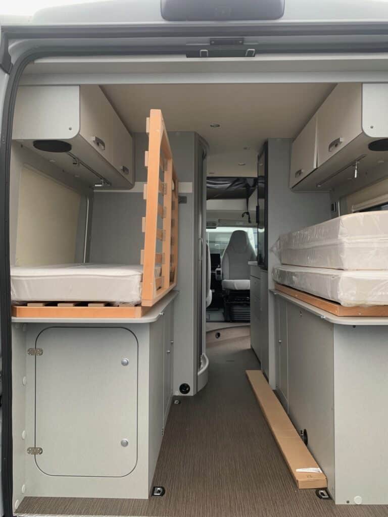 Hymer car FREE 600 CAMPUS CAMPOVOLO GREY - 3CF - Camping Car Centre France