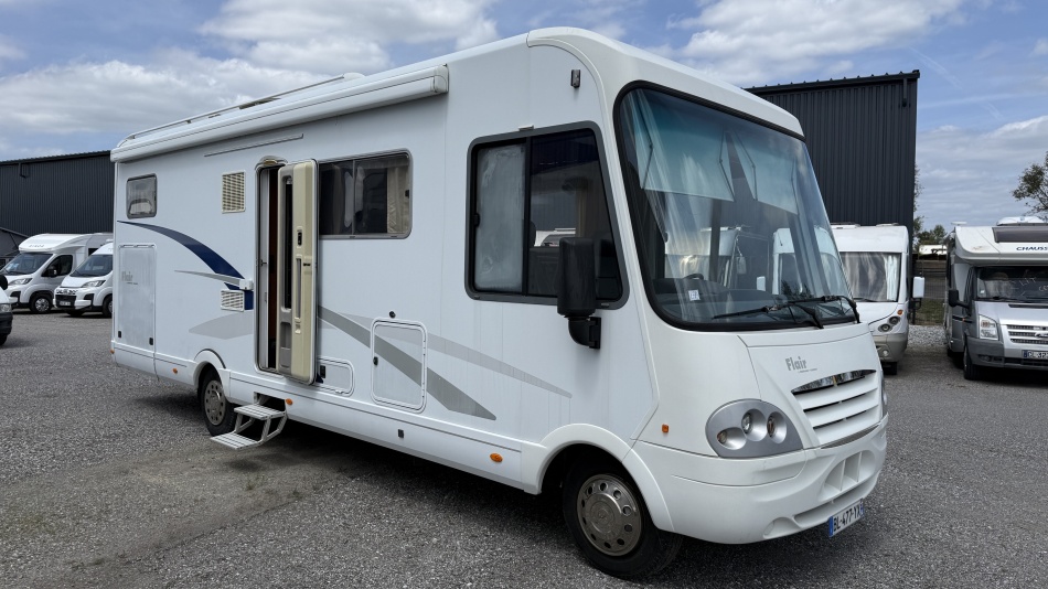 Camping-car NIESMANN+BISCHOFF FLAIR 8000EB | Camping-car Magazine