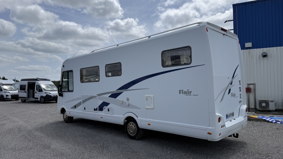 Camping-car NIESMANN+BISCHOFF FLAIR 8000EB | Camping-car Magazine