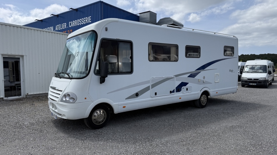 Camping-car NIESMANN+BISCHOFF FLAIR 8000EB | Camping-car Magazine